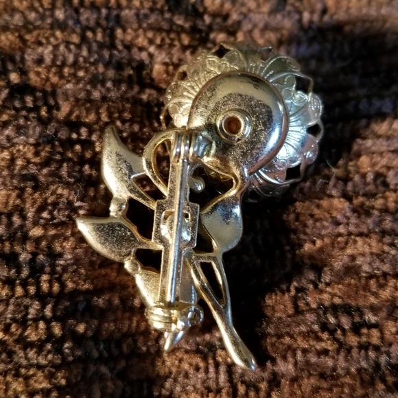 Jewelry | Vintage Goldtone Pin With Blue Stone | Poshmark